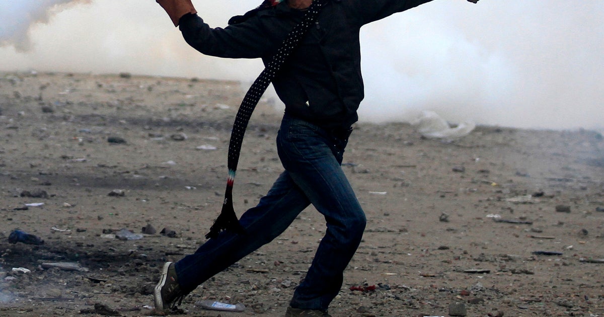 Cairo clashes rage on, 24 people killed - CBS News