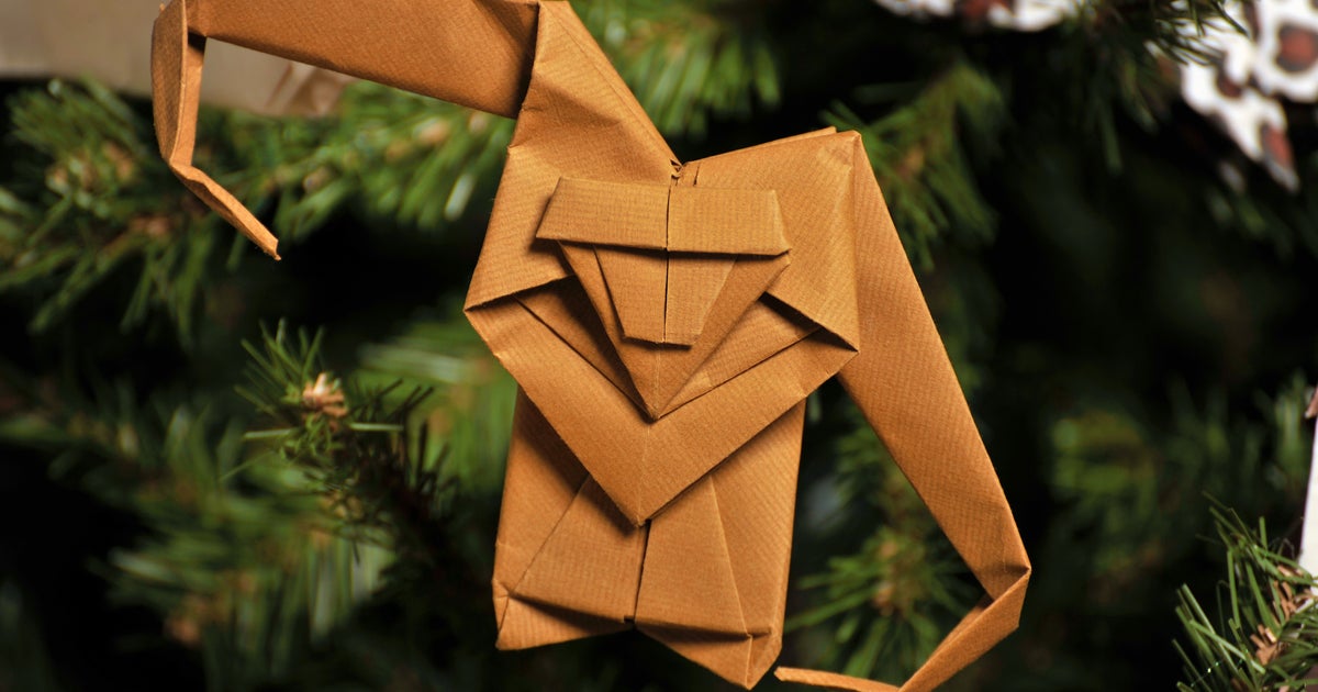 Amazing origami ornaments adorn museum tree