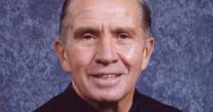 Sleeping priest, 80, severely beaten in Chicago rectory - CBS News