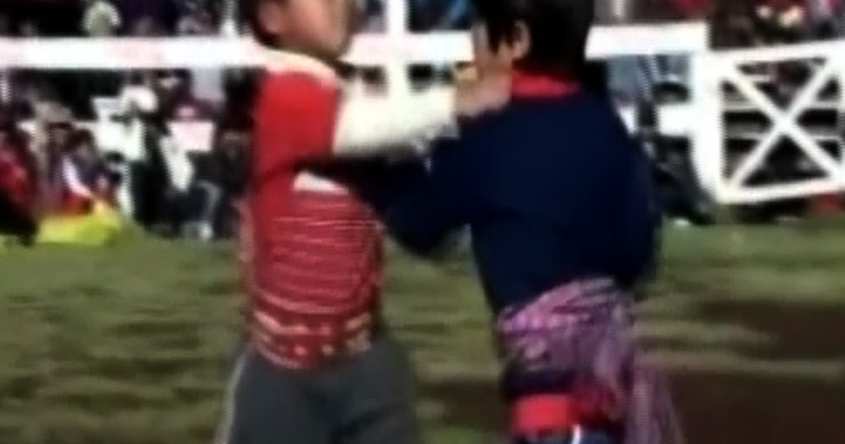 Peruvian festival lets fighting solve problems - CBS News