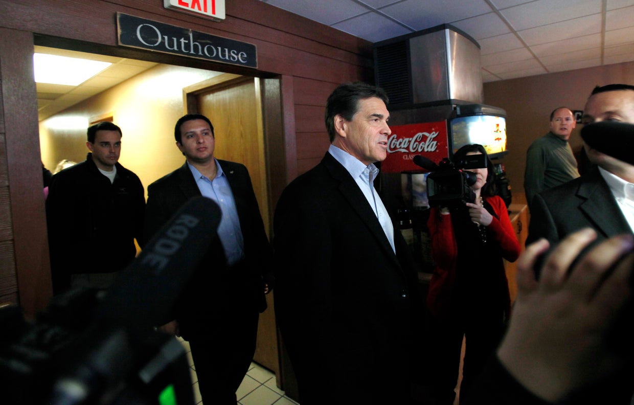 Perry campaign sues to get on Virginia ballot - CBS News