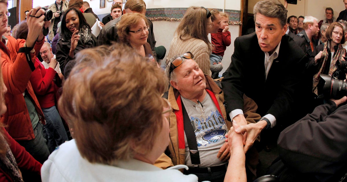 Perry: I'm the true conservative in the race - CBS News