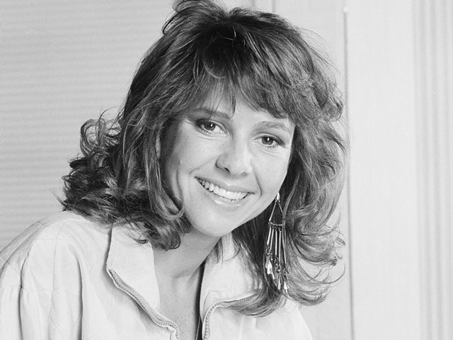 Kristy McNichol comes out as a lesbian - CBS News