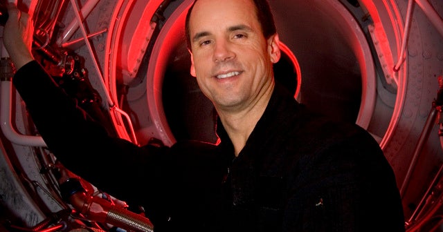 Micron CEO dies in plane crash - CBS News