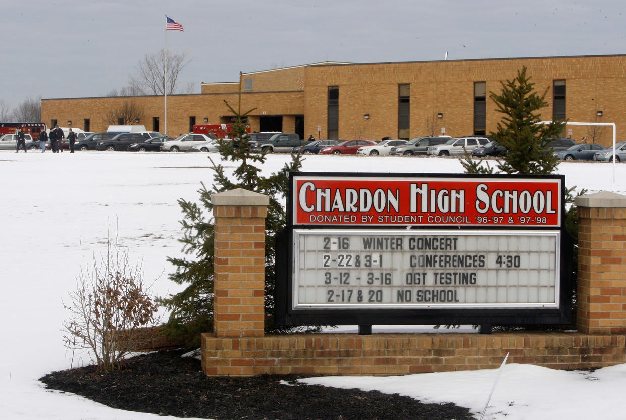 Chardon High School Shooting: One student dead, says police chief - CBS ...
