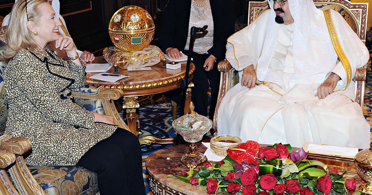 Clinton meets with Saudi king on Syria approach - CBS News