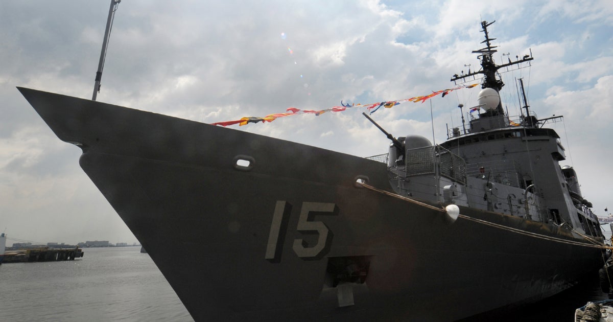 Filipino warship in standoff with Chinese boats - CBS News