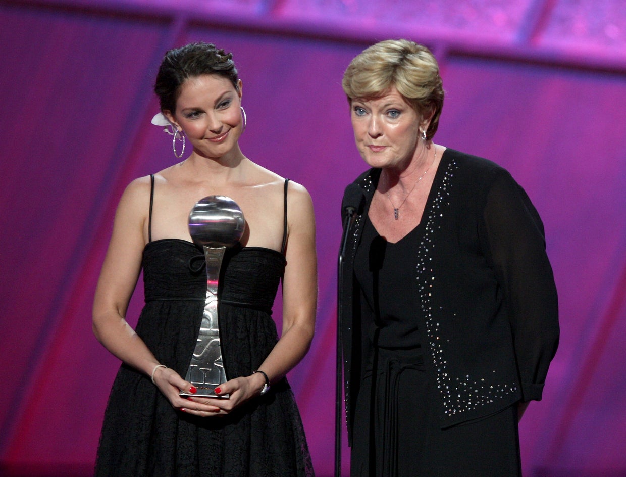 Pat Summitt, winningest coach in Division I college basketball, dead at 64