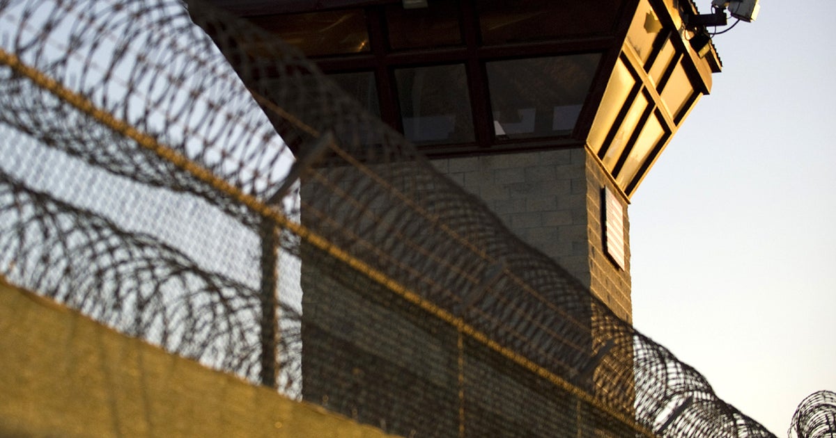 Judge sides with Gitmo detainees on lawyer access - CBS News
