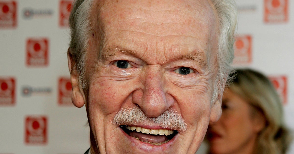 Guitarist Bert Weedon dies at 91 - CBS News