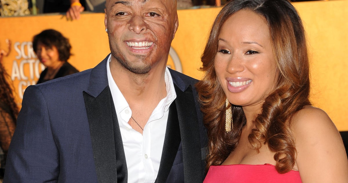 Actor J.R. Martinez welcomes a daughter - CBS News