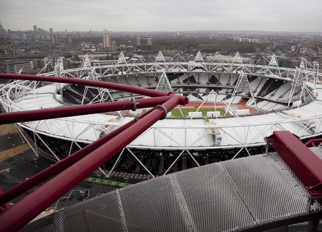 Orbit tower at London Olympics site completed - CBS News