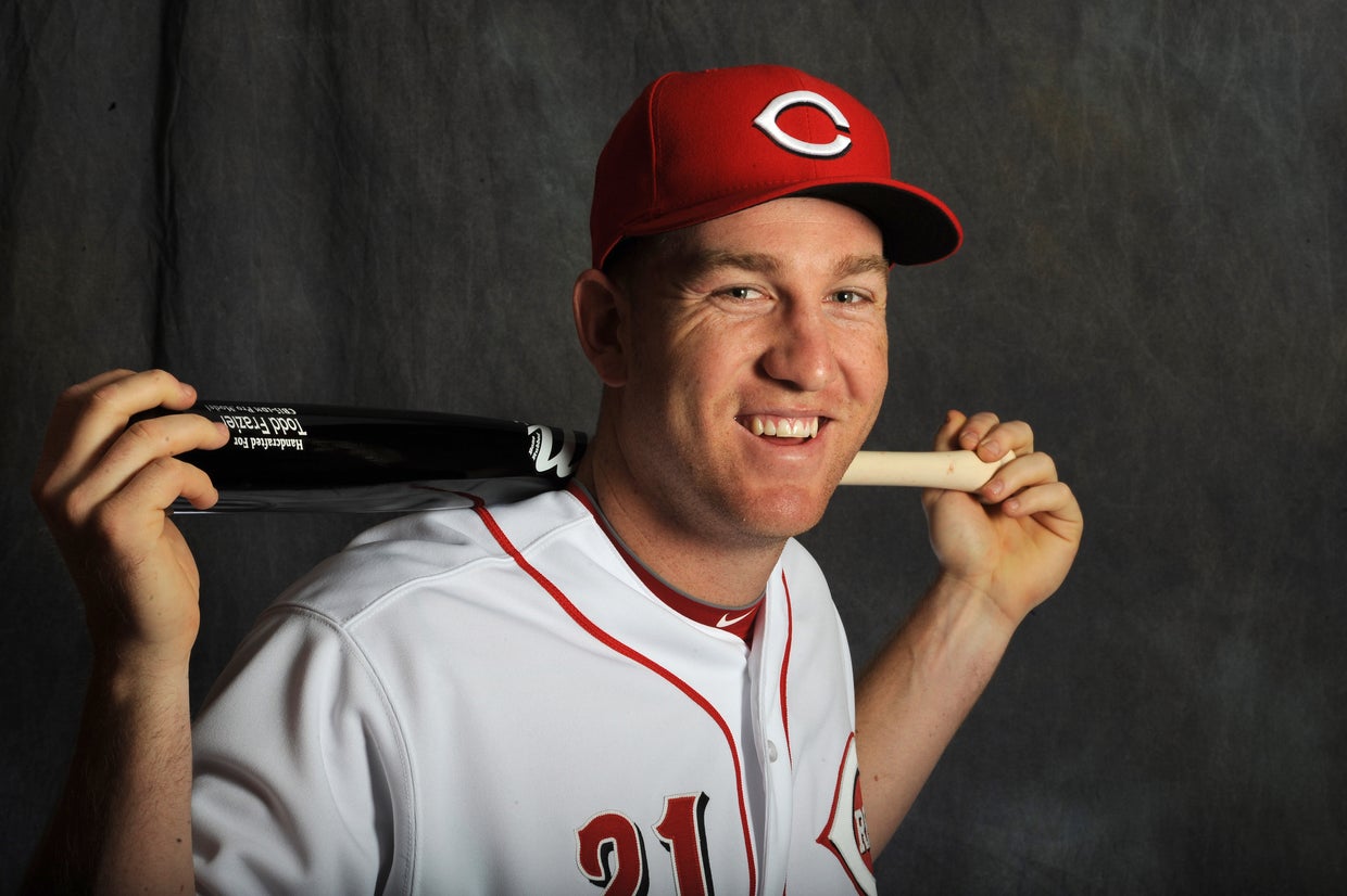 Reds' Todd Frazier saves man with Heimlich maneuver - CBS News