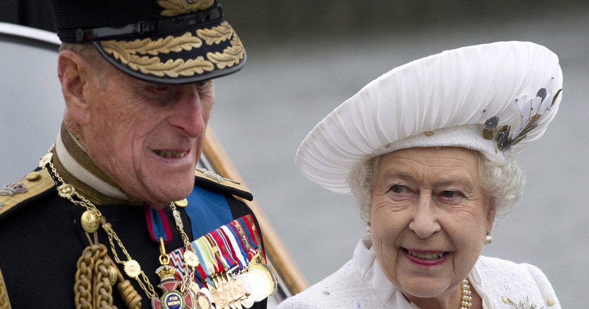 Queen Elizabeth's husband in hospital with bladder infection - CBS News