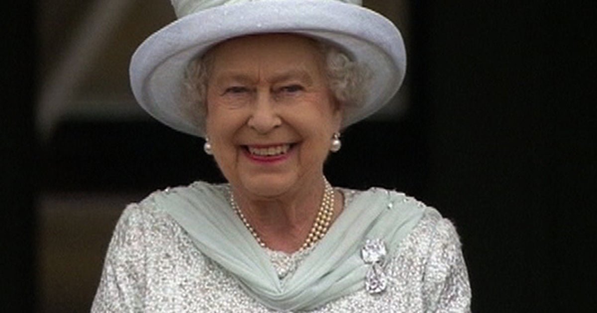 After queen's Diamond Jubilee - clean-up time - CBS News