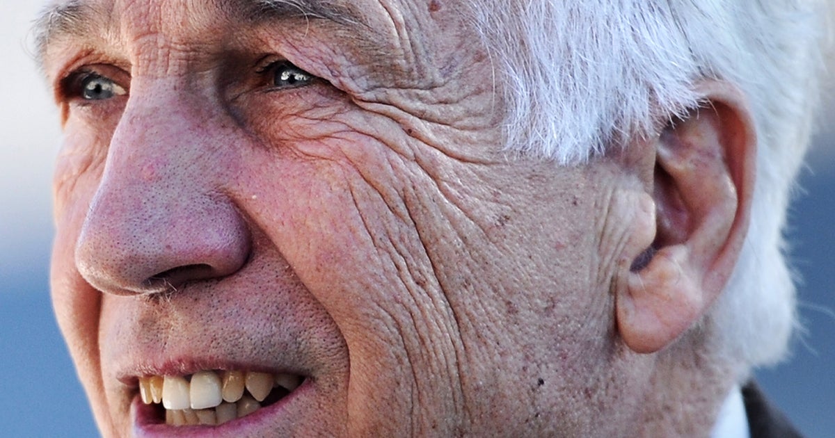 Sandusky jury heavy on Penn State ties - CBS News