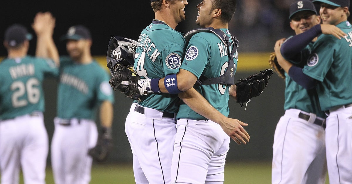 6 Mariners pitchers throw no-hitter - CBS News