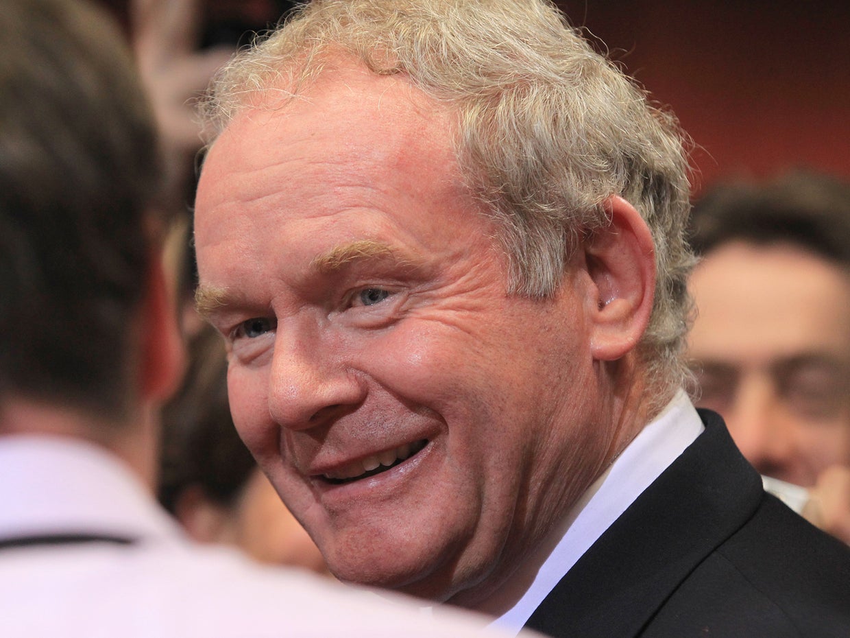 Ex-IRA commander Martin McGuiness to meet Queen Elizabeth II - CBS News