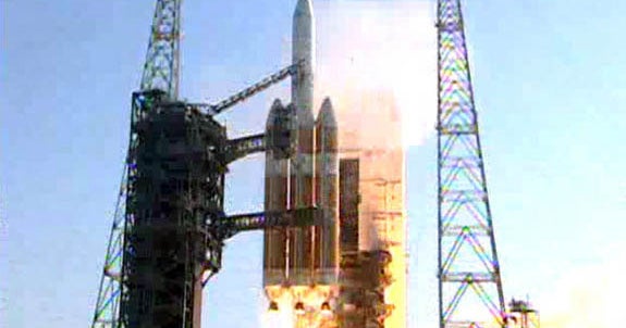 World's strongest rocket launches new spy satellite - CBS News