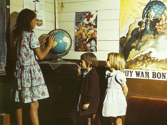 Rare color photos: Kids in the 1940s