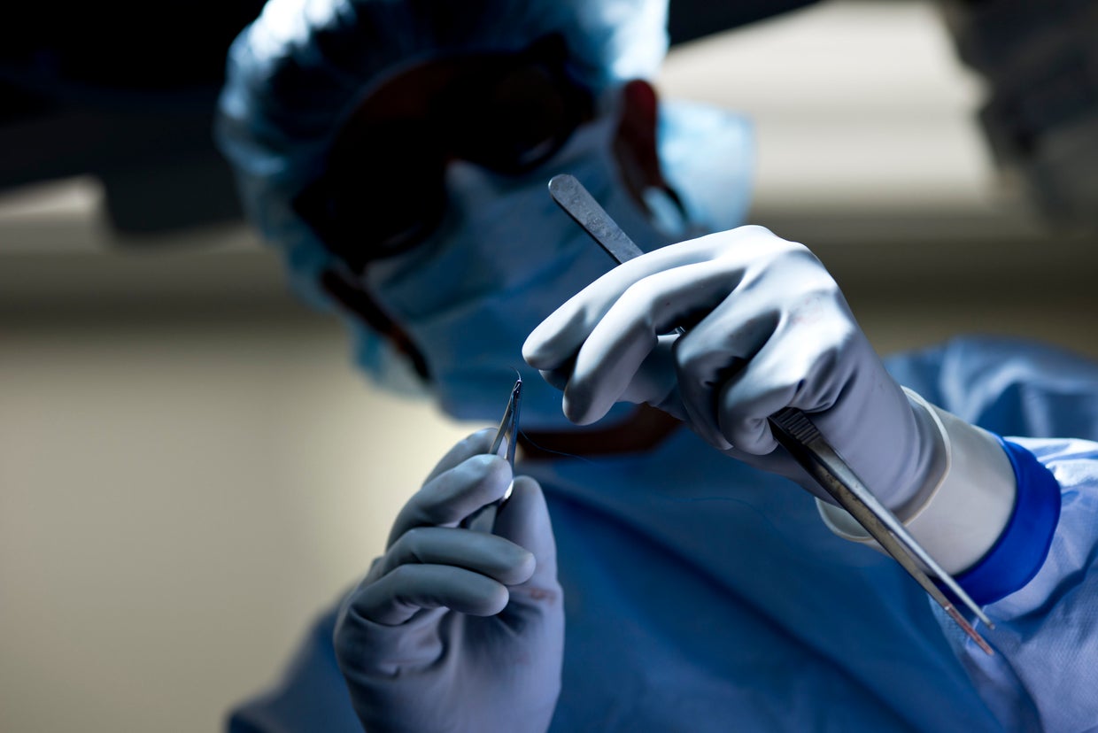 Inside look at kidney transplant (GRAPHIC IMAGES)