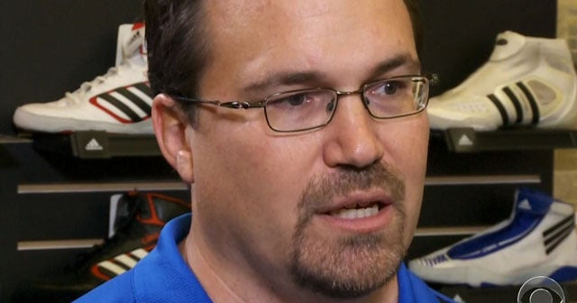 Consumer mood remains in recession - CBS News