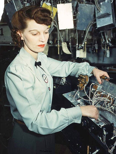 Rare color photos: 1940s working women