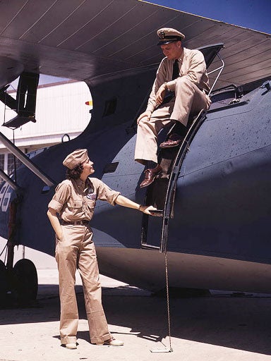 Rare color photos: 1940s working women