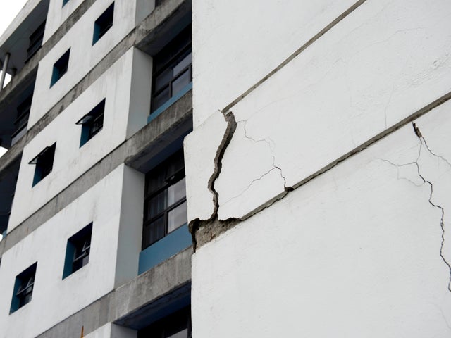 Powerful 7.6 earthquake rattles Costa Rica - CBS News