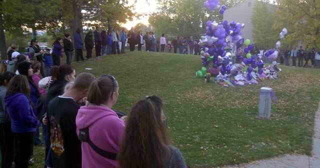 Jessica Ridgeway: Hundreds gather to remember slain Colorado girl - CBS ...