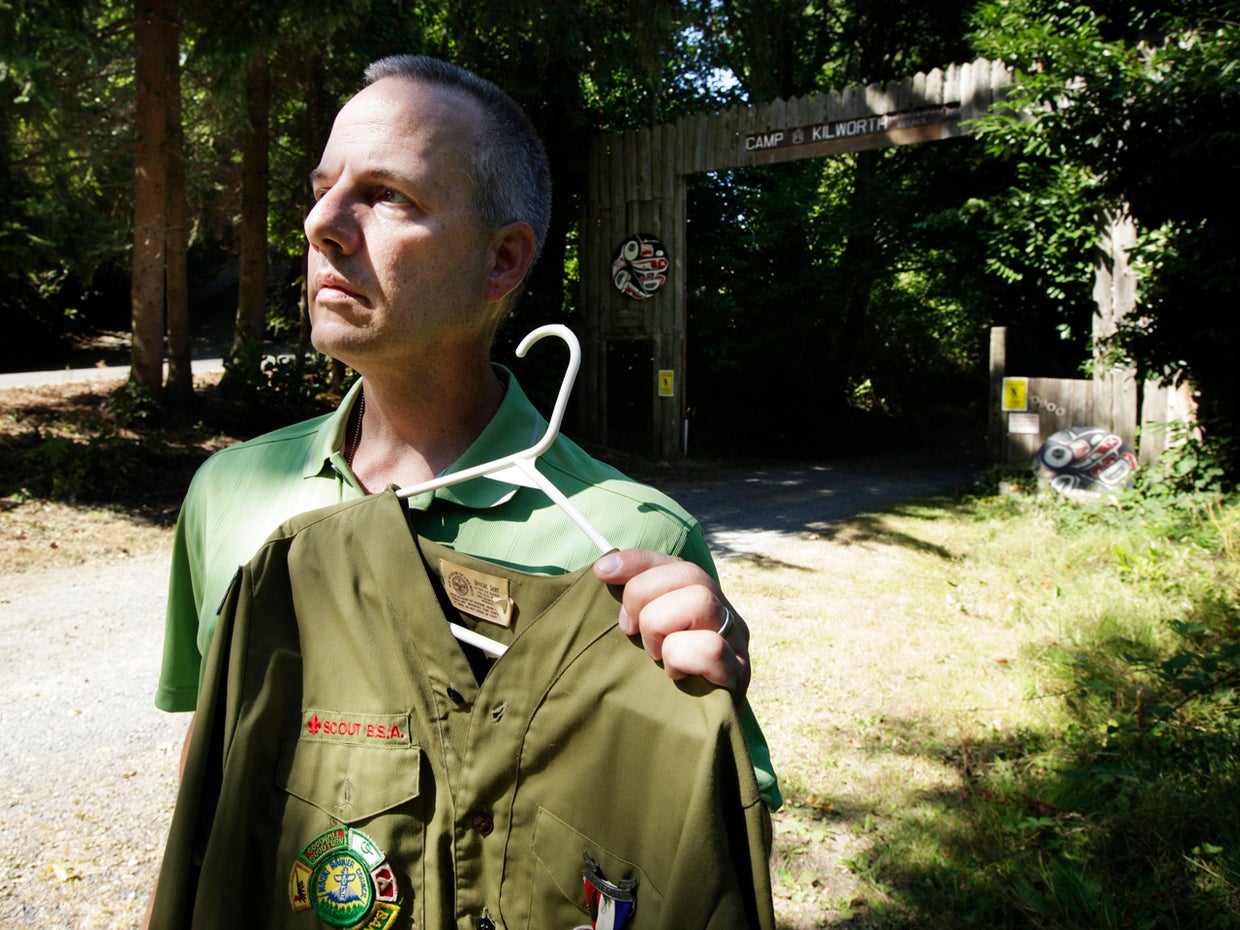 Boy Scout files show sex abuse cover-ups - CBS News