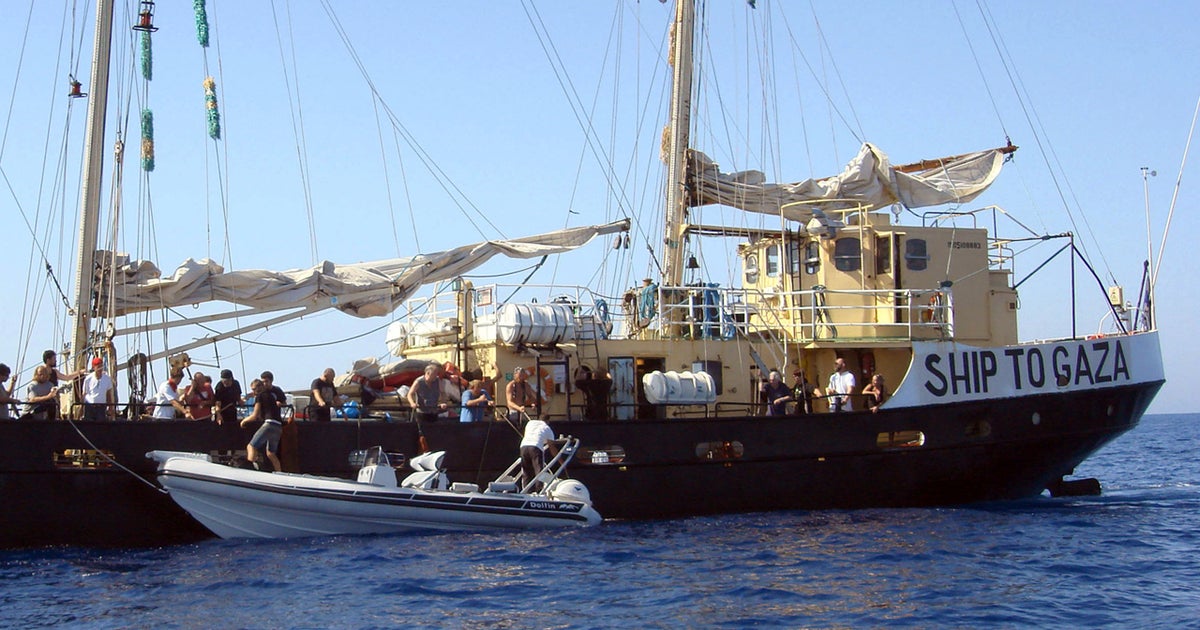Israeli navy takes control of Gaza boat - CBS News