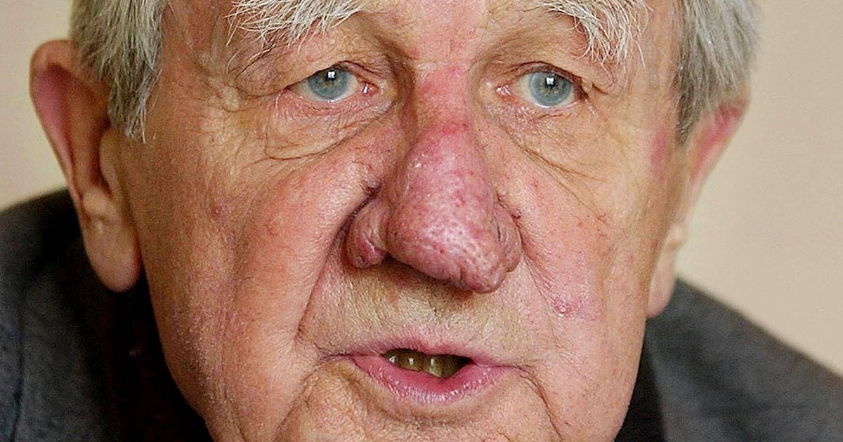 Auschwitz photographer Wilhelm Brasse dead at 95 - CBS News