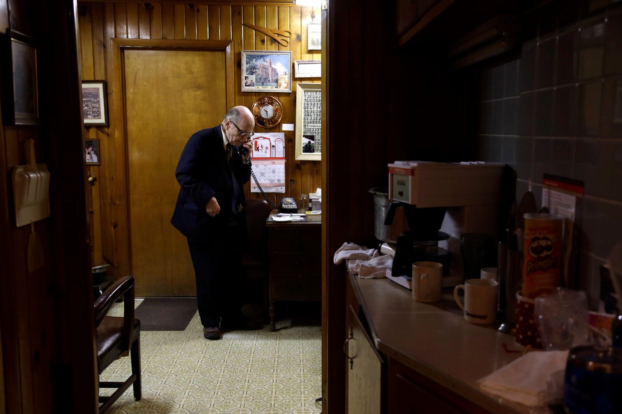 Doctor charges patients $5 for entire visit