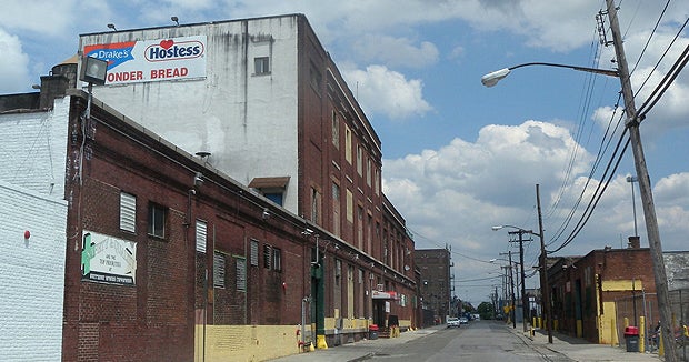 Hostess picks Little Debbie maker for Drake's cakes - CBS News