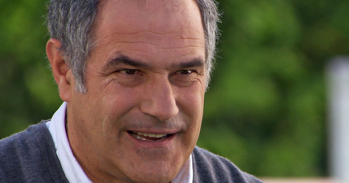 Legendary Barca goalkeeper imagines facing Messi - CBS News