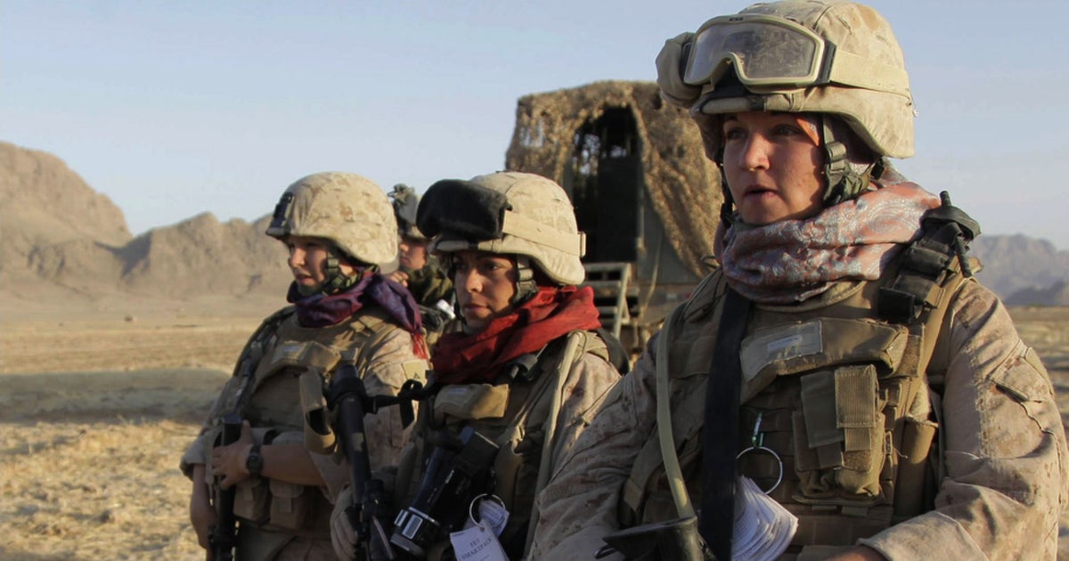 Poll: Most support women in combat - CBS News