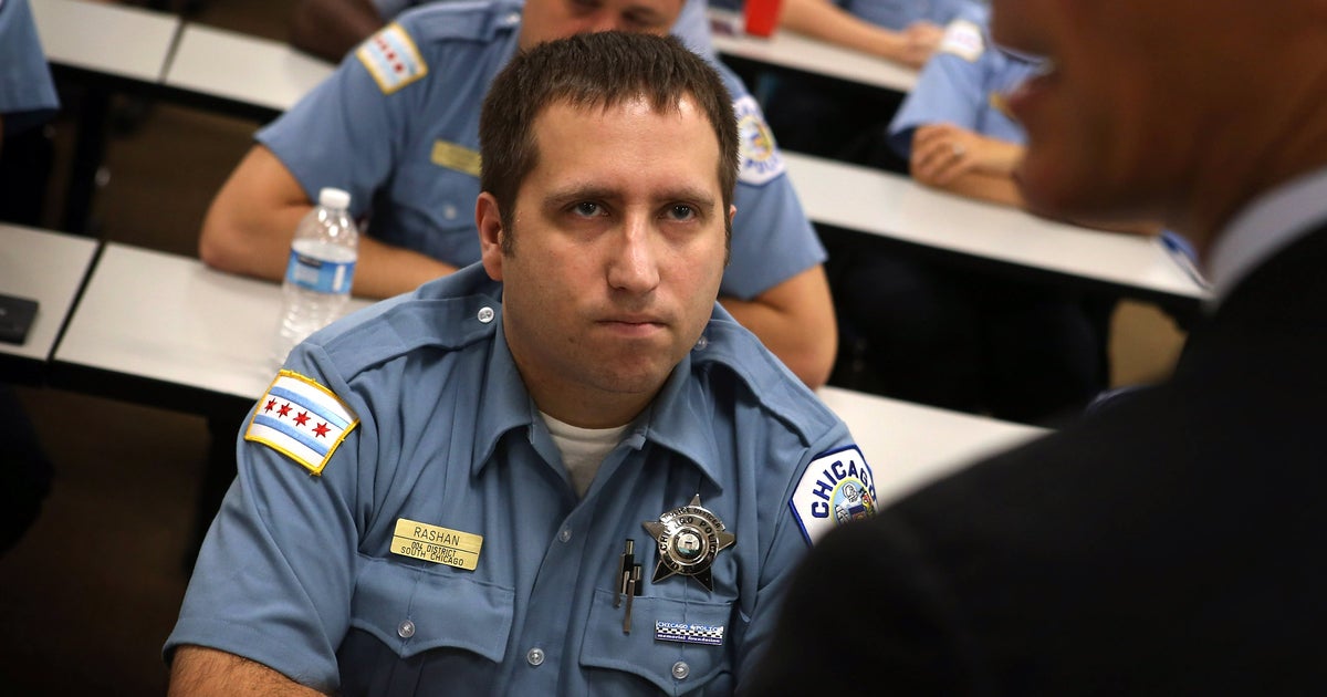 Chicago Police shifts cops from desks to streets amid spike in murders ...