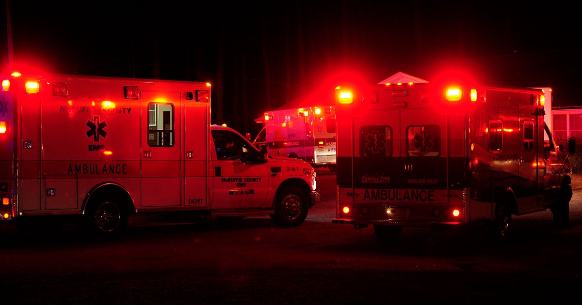 Small plane crash kills five people in Georgia - CBS News