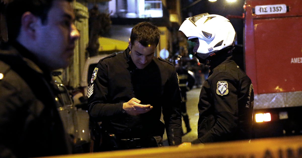 Bomb explodes near Athens' Acropolis - CBS News