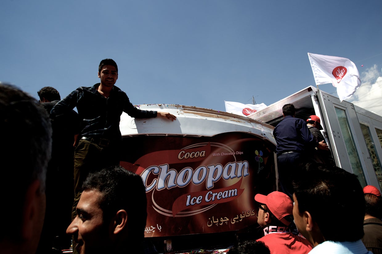Iranian company aims to set ice cream record - CBS News