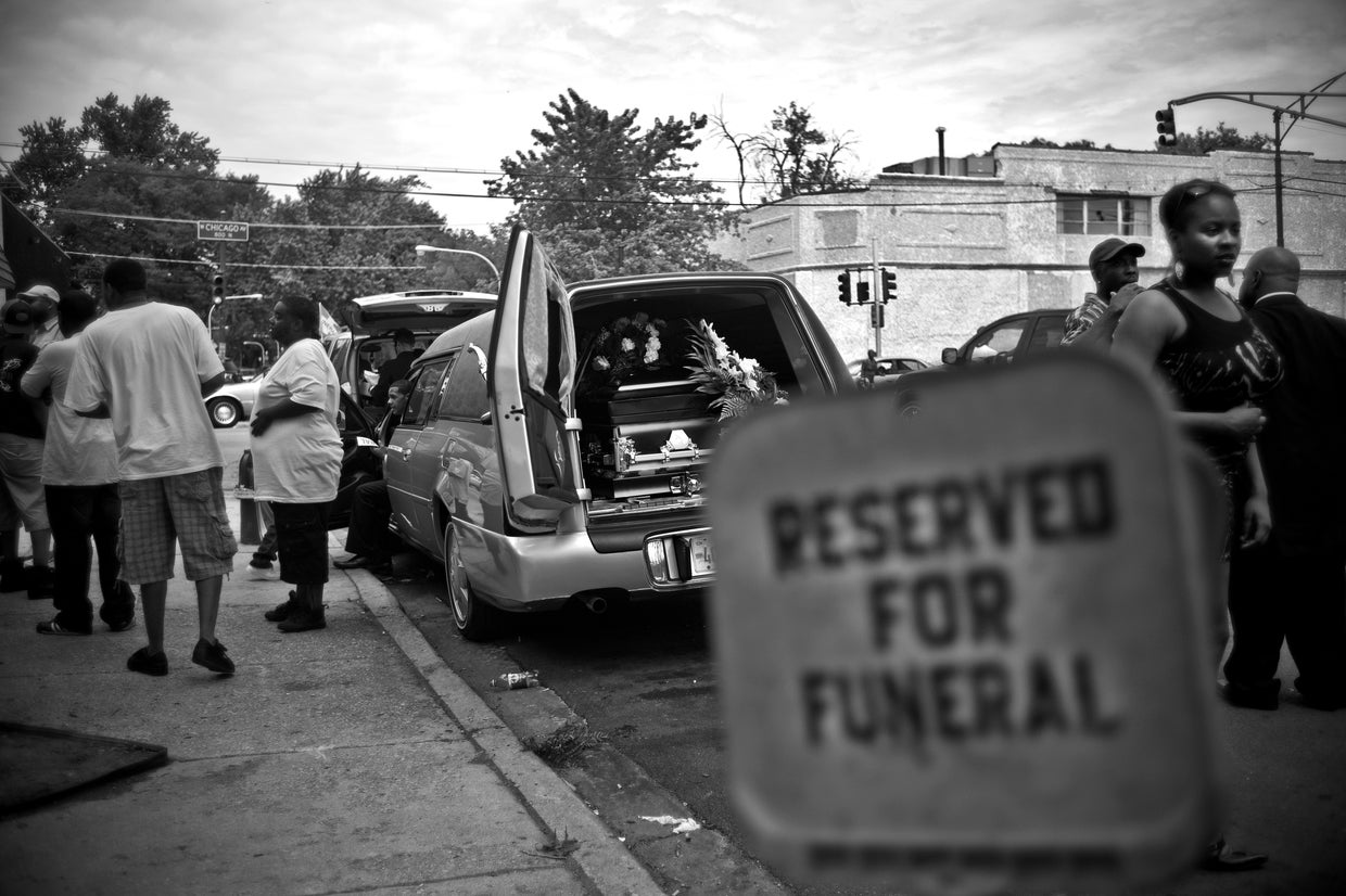 Photographing Chicago's gang violence