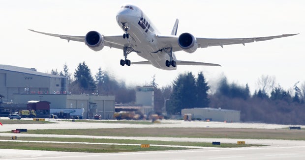 Boeing conducts another test flight of 787 Dreamliner - CBS News