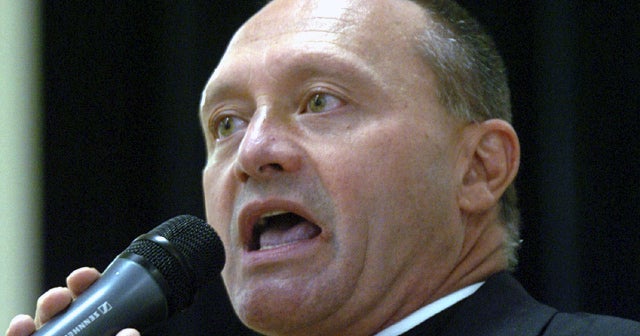 Kevin Wallin, suspended Conn. priest, admits to meth charge - CBS News