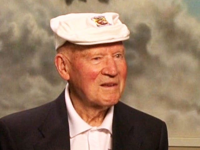 Crowds line up to meet Doolittle's Raiders for last time - CBS News