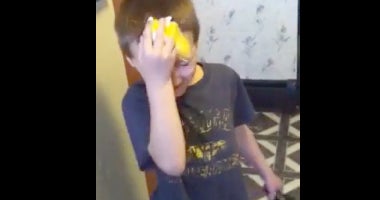Mother pranks son with fake magic trick (and an egg) - CBS News Mother pranks son with fake magic trick (and an egg) - CBS News