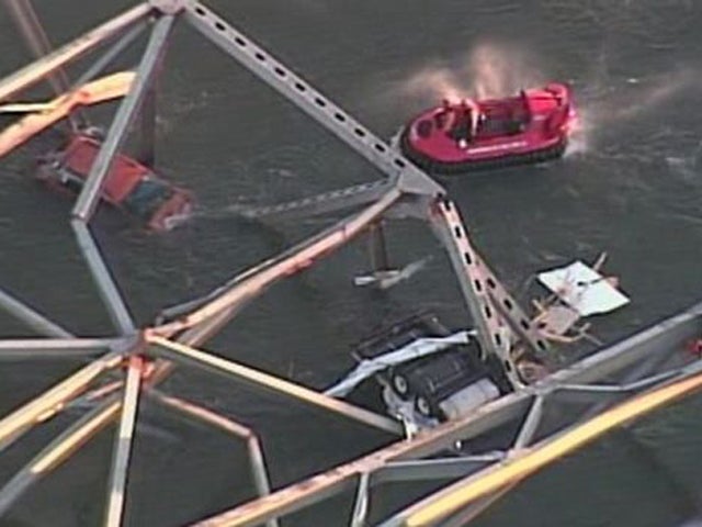 Washington state bridge collapses