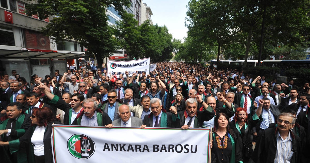 Turkish lawyers join the protest fray, angry at rough treatment - CBS News