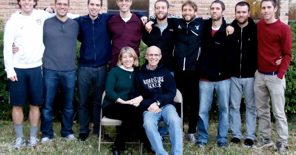 Neonatologist celebrates Father's Day with his 10 sons - CBS News