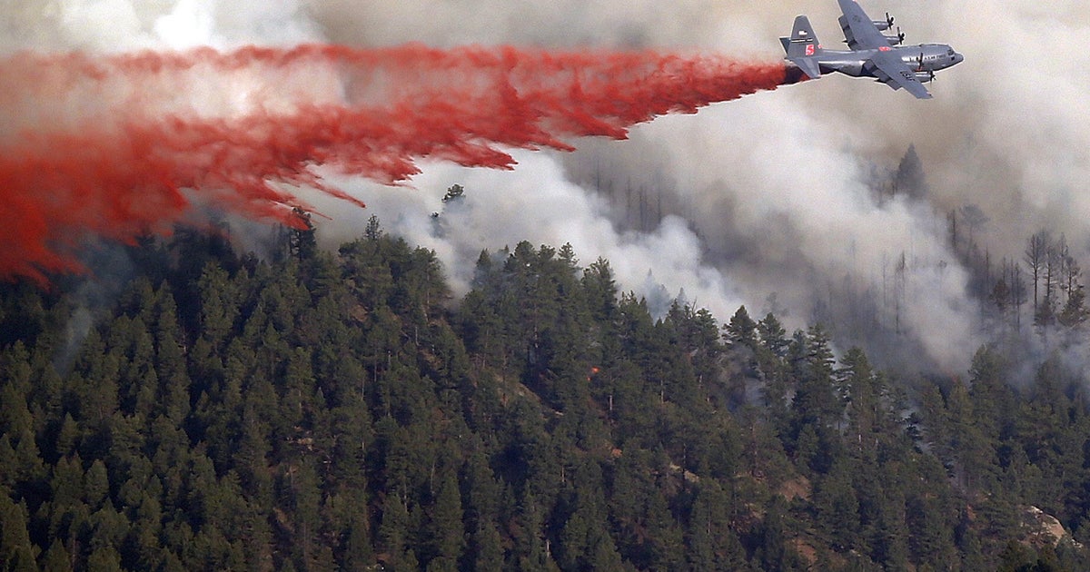 Hundreds more evacuated in Colo. wildfires - CBS News